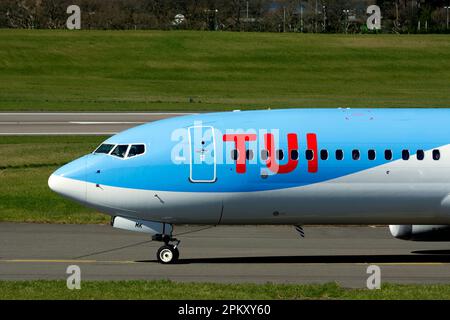Tui Boeing 737-8MAX at Birmingham Airport, UK (G-TUMK Stock Photo - Alamy