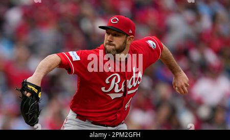 Cincinnati Reds' Alex Young pitches during the fifth inning of a ...