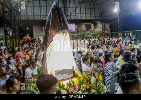 Catholic devotees attend the traditional Salubong followed by Easter ...