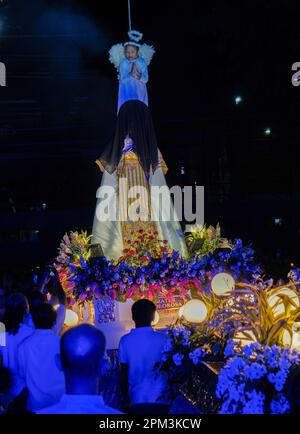 Catholic devotees attend the traditional Salubong followed by Easter ...