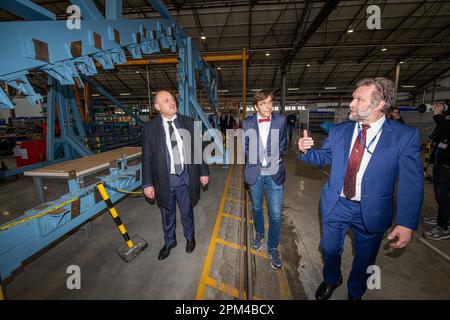 Daniel Baijot, site manager Sabena Engineering (2L) and Walloon ...