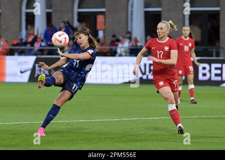 ROTTERDAM - (lr) Lieke Martens of Holland scores the 3-1. (lr) Poland ...