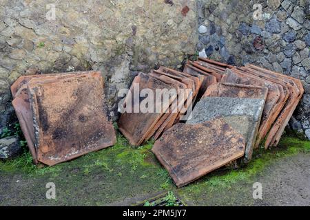 Ancient Roman CBM roofing at Herculaneum Stock Photo - Alamy