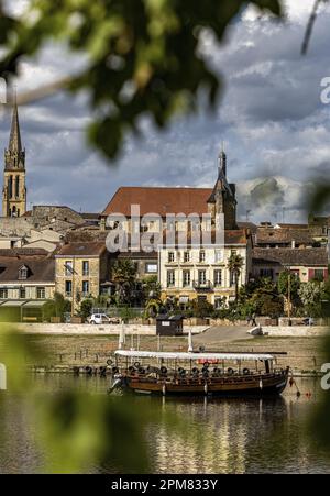 France, Dordogne, Purple Perigord, Bergerac, Town of Bergerac Stock ...