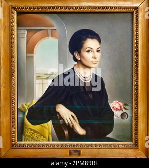 Opera Singer Maria Callas with statue Stock Photo - Alamy