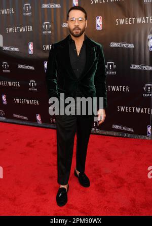 BURBANK, CALIFORNIA - APRIL 11: Jeremy Piven attends the Los Angeles ...
