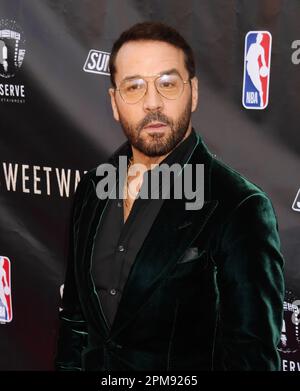 BURBANK, CALIFORNIA - APRIL 11: Jeremy Piven attends the Los Angeles ...