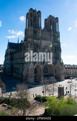 Sunset ariel view of Reims Cathedral Stock Photo - Alamy