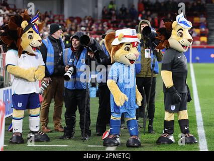 England Women Mascot Mane before kick off during UEFA Women's Nations ...