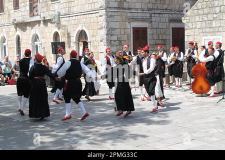 Traditional Dancers Of Cilipi Dubrovnik Croatia Stock Photo - Alamy