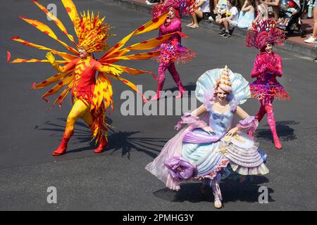The iconic parade from Disney characters past the Cinderella Castle at ...