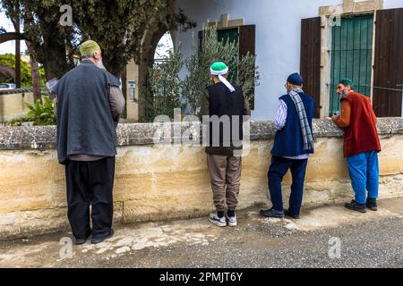 Sheikh Nazım Kıbrısi (Muhammed Nazım el-Hakkani) is Grand Sheikh of the ...