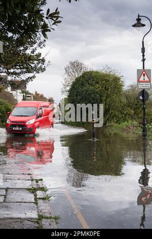 High Tide flooding on Chiswick Mall near Fuller's Brewery in Chiswick ...