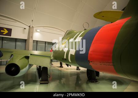 Messerschmitt Me 262A-2a Schwalbe (Swallow) undercarriage Stock Photo ...
