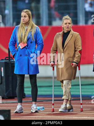 Giulia GWINN, FCB Women Nr. 7 Constantin Frommann, boyfriend of Giulia ...