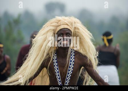 Traditional Rwandan dancer at a local resort in Volcanoes National Park ...