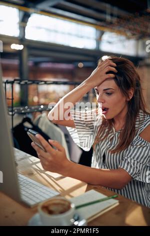 Young employee in ecommerce concept Stock Photo - Alamy