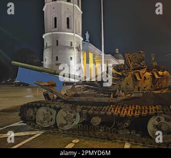 Russian tank destroyed in the Battle of Izyum, The Russian army has ...
