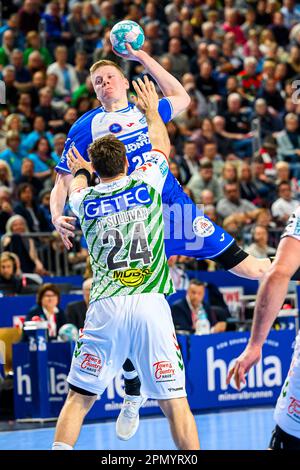 Niels Versteijnen (TBV Lemgo Lippe, #25) Florian Scheerer (HC Erlangen ...