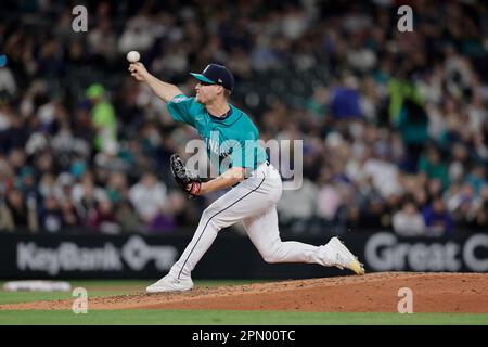 Seattle Mariners relief pitcher Trevor Gott throws against the Los ...