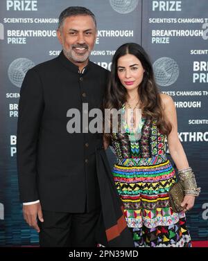 (L-R) Ayesha Thapar and Nikesh Arora at the 2023 Asia Society Southern California Annual Gala ...