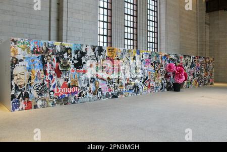 Battersea Power Station Mural Stock Photo - Alamy
