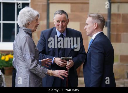 John de Chastelain and wife Mary Ann is welcomed by Laura McCorry of ...