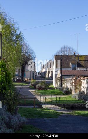 A pedestrian bridge across the Orvanne on the rue Monte à Regret ...