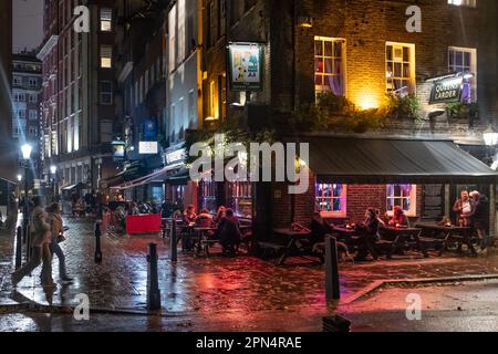 The Queen's Larder at night, Queen Square, Bloomsbury, London, UK Stock ...
