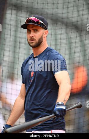 Houston Astros first baseman David Hensley (17) signs autographs before ...