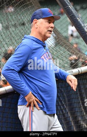 Texas Rangers manager Bruce Bochy (15) argues with home plate umpire ...