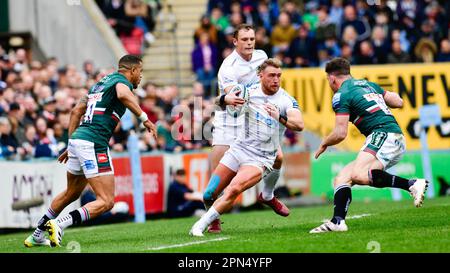 Exeter Chiefs' Stuart Hogg runs with the ball during the Gallagher ...
