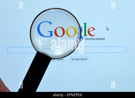 Google, homepage, screen, magnifying glass Stock Photo - Alamy