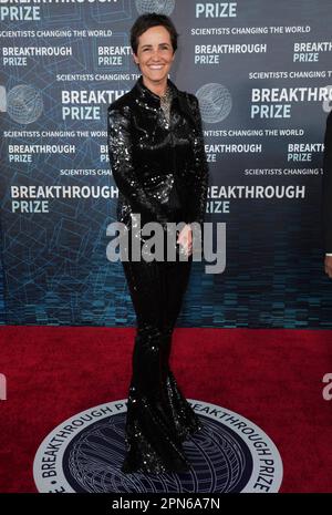 Andrea Willms arrives at the ninth Breakthrough Prize Awards on ...