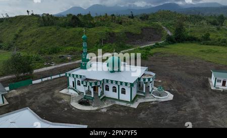 Matanog, Philippines. 17th April, 2023. Thousands of Muslim attends the ...