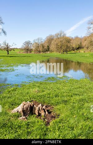 The start of the Thames Path at the source of the infant River Thames ...