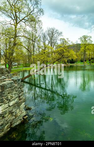 Spring hike through the wonderful theatre town of Meiningen - Thuringia ...