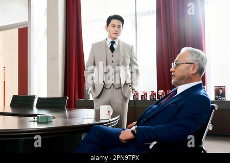 QUEENMAKER, (aka KWINMEIKEO), from left: KIM Hee-ae, MOON Sori, (Season ...