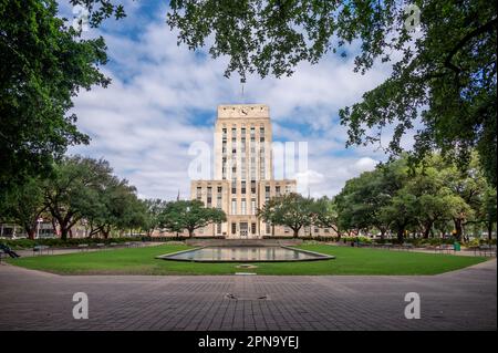Historic Houston City Hall building in downtown Houson in spring Stock ...