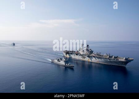 230415-N-VS068-1112 Amphibious assault ship USS Makin Island (LHD 8 ...