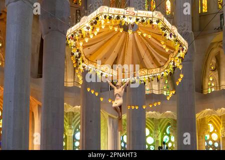 Parachuting Jesus Sagrada Familia Barcelona: Sagrada Familia Guided