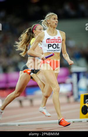 Iga BAUMGART-WITAN participating in the 4x400m relay at the World ...
