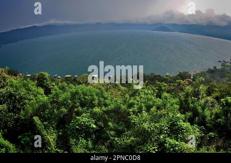 Excursion to Cerro Verde and the volcanic lake Lago de Coatepeque. El ...
