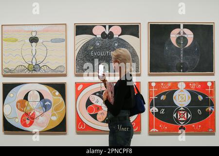 London, UK. "Evolution" by Piet Mondrian. Press view of Hilma AF Klint ...