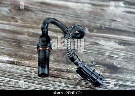 Crankshaft position sensor, A crank sensor (CKP), an electronic device ...