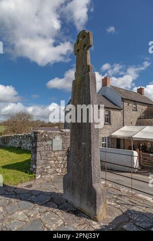 Carew Cross – Croes Caeriw: 11th-century memorial Celtic cross and is ...