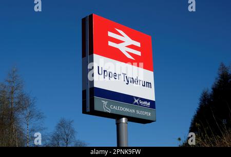 Upper Tyndrum railway station sign, Tyndrum, Scotland Stock Photo - Alamy