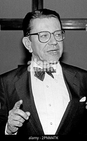 Senator Paul Simon at a Democratic Leaders Forum in San Francisco ...