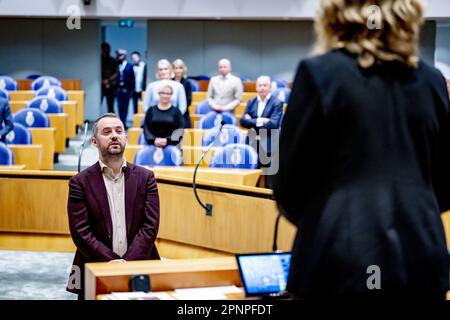 THE HAGUE - Jimmy Dijk of the SP is sworn in as a member of parliament ...
