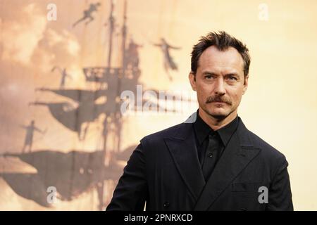 JUDE LAW in PETER PAN & WENDY (2023), directed by DAVID LOWERY. Credit ...